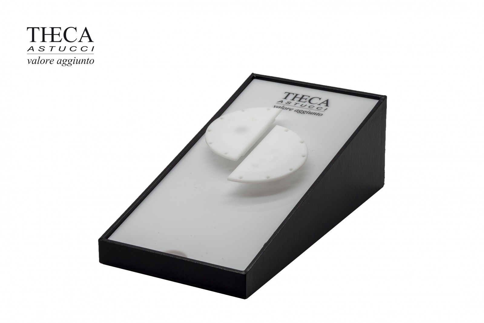 Griffes base collection display for ear cuff 113x73x215 black