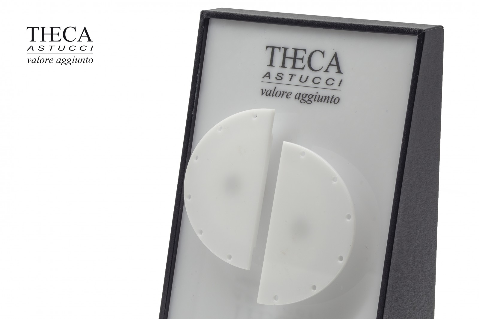 Griffes base collection display for ear cuff 113x73x215 black